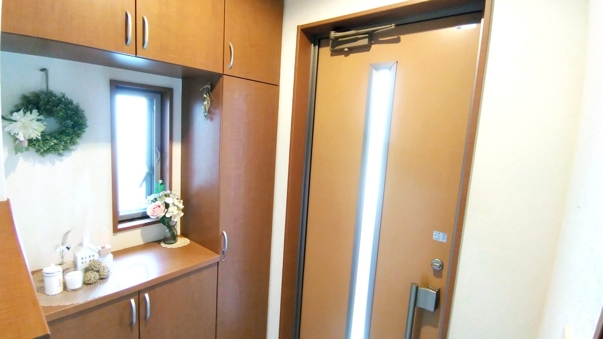 玄関に鏡を置いても大丈夫？風水に見る鏡の置き方とは | 毎日主婦